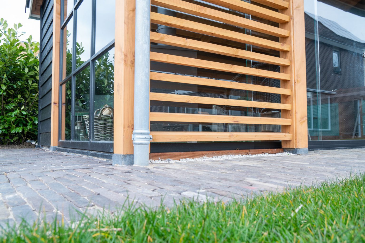 Moderne overkapping voor tuin kopen | Geldersche Houtbouw